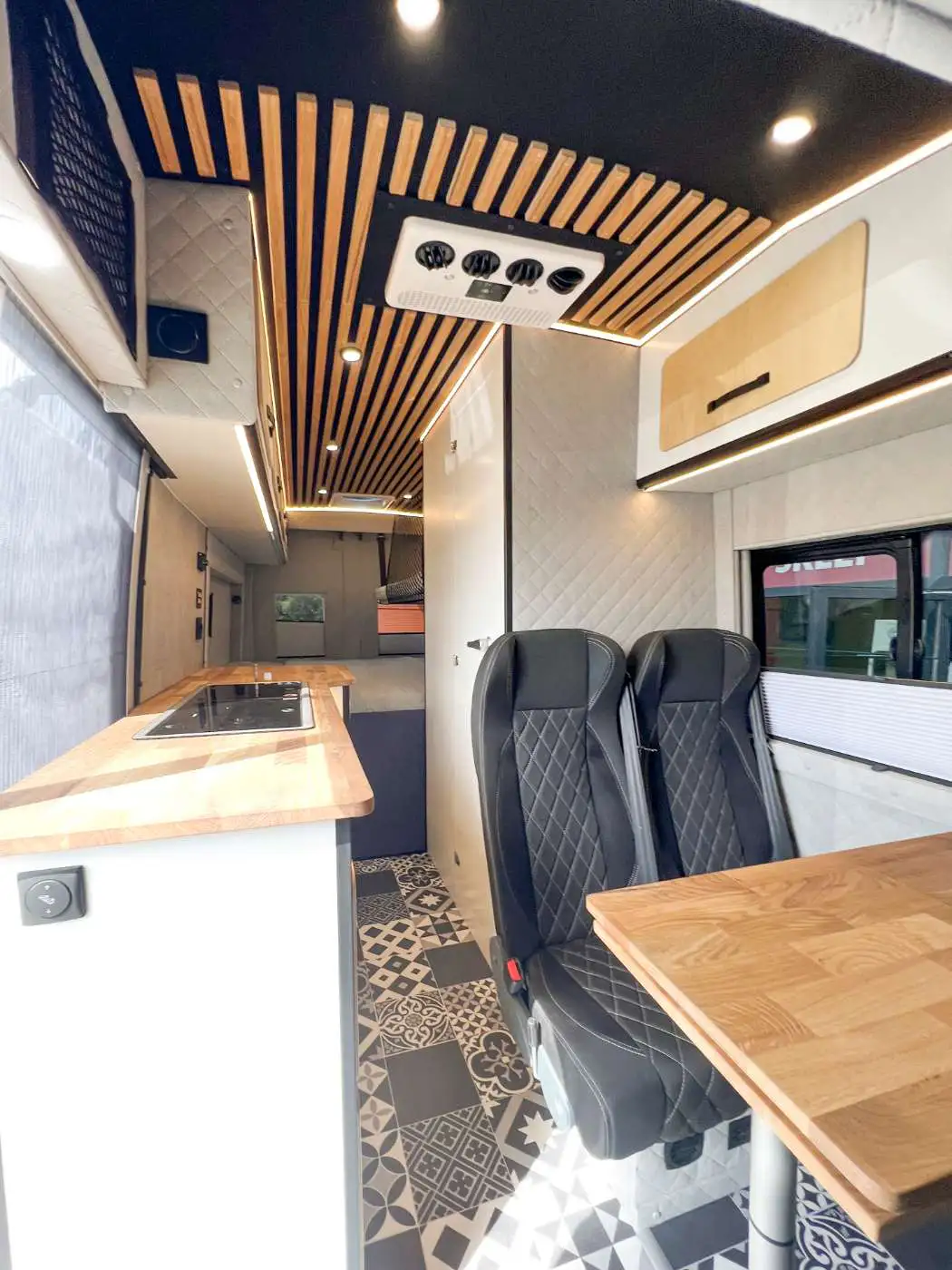 FORD TRANSIT L4H2 2024 - Marlo-Camp - Profesjonalna budowa kamperów
